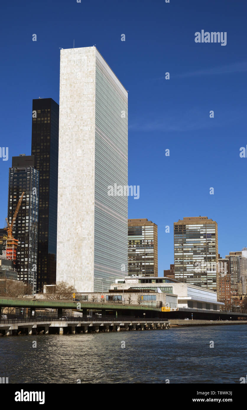 Skyline view manhattan un building hi-res stock photography and images ...