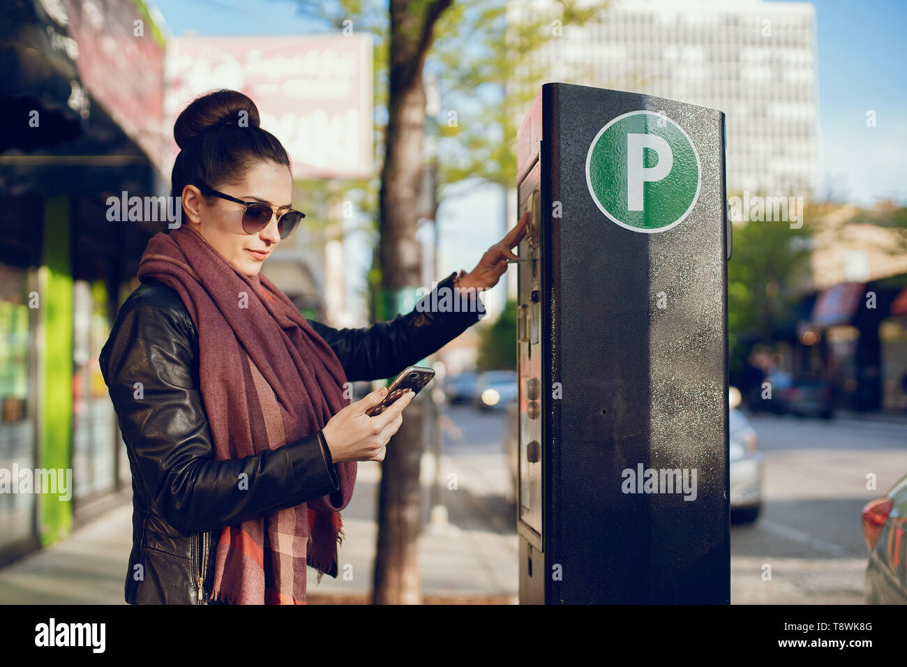 Person paying parking machine hi-res stock photography and images - Alamy