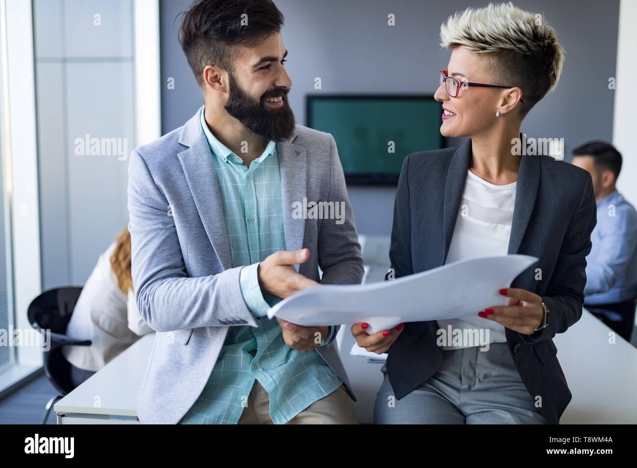 Picture business man talking hi-res stock photography and images - Alamy