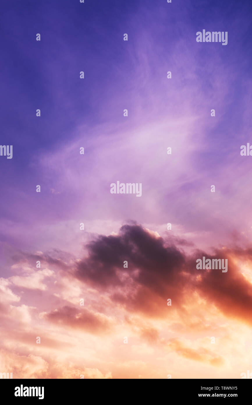 Purple sunset sky hi-res stock photography and images - Alamy