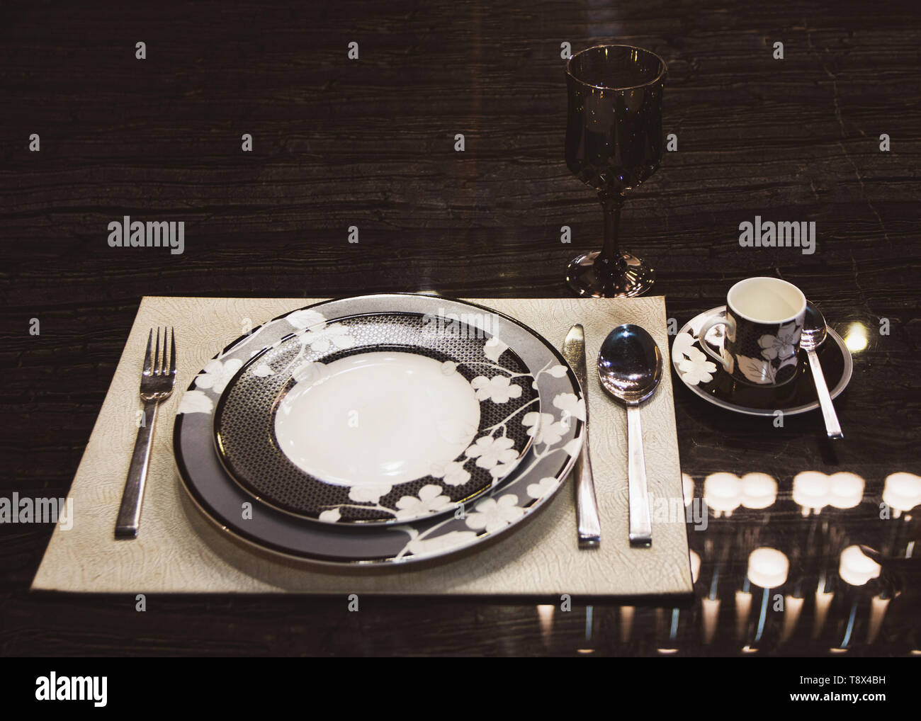 Formal table setting above hi-res stock photography and images - Alamy
