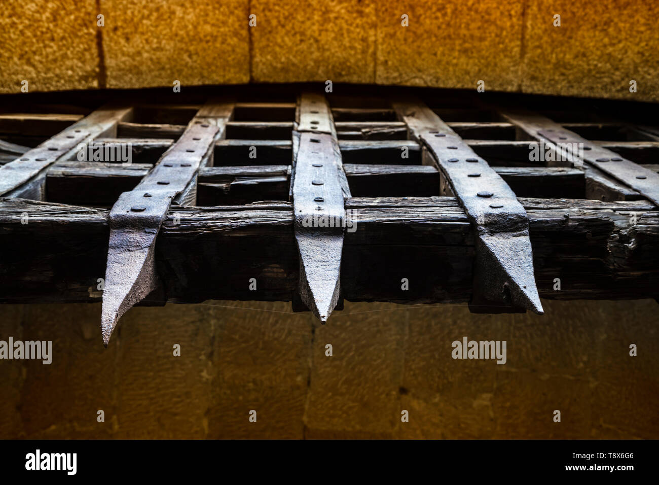 Portcullis gate hi-res stock photography and images - Alamy