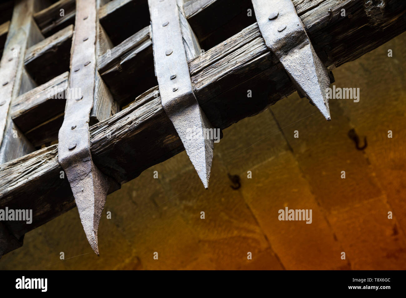 Medieval portcullis hi-res stock photography and images - Alamy
