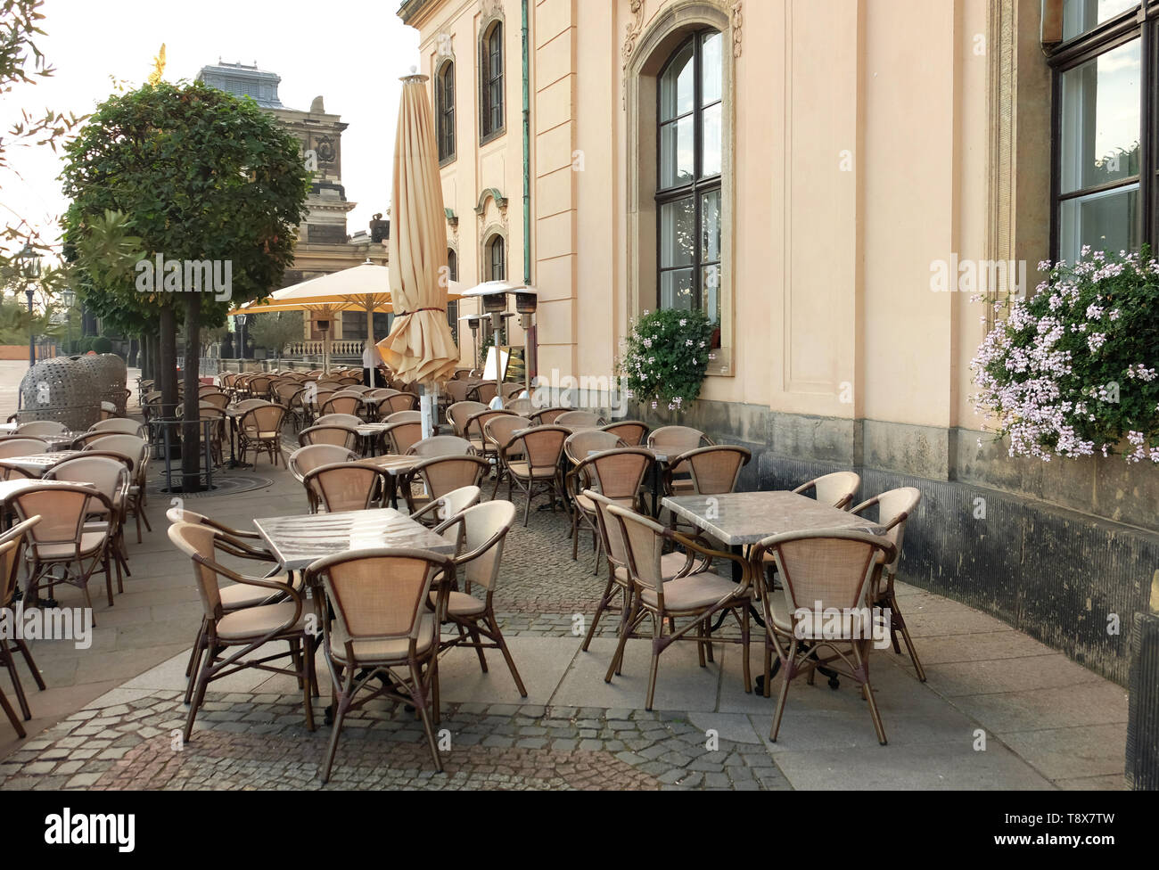 Outdoor cafe in old city Stock Photo - Alamy