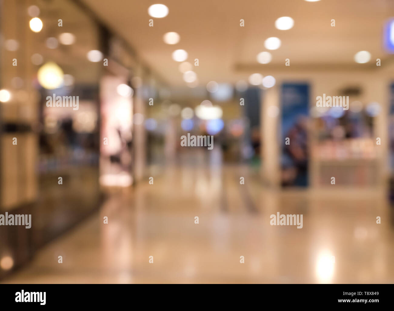 Department store inside lobby hi-res stock photography and images - Alamy