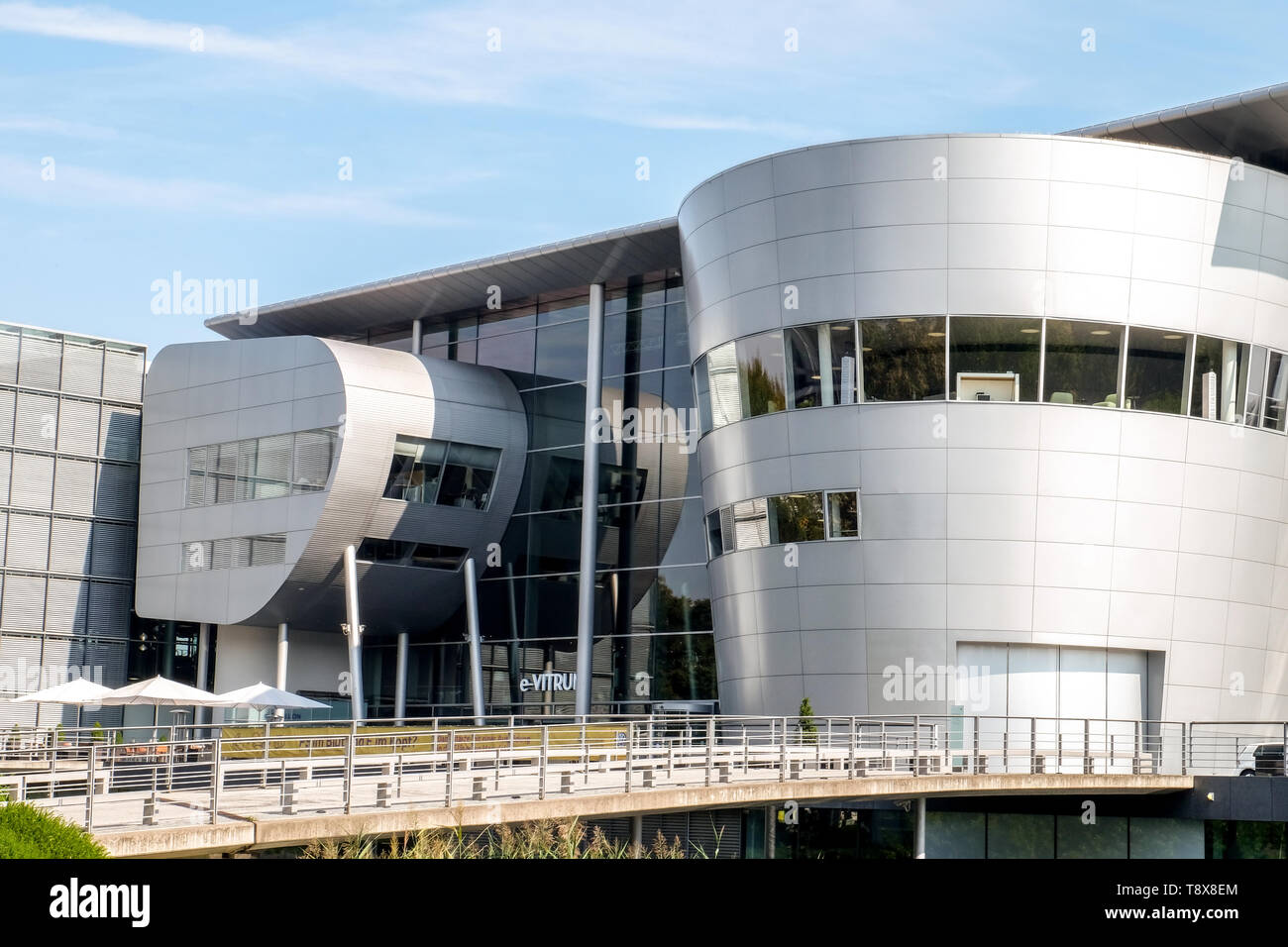 Volkswagen factory dresden germany hi-res stock photography and images ...