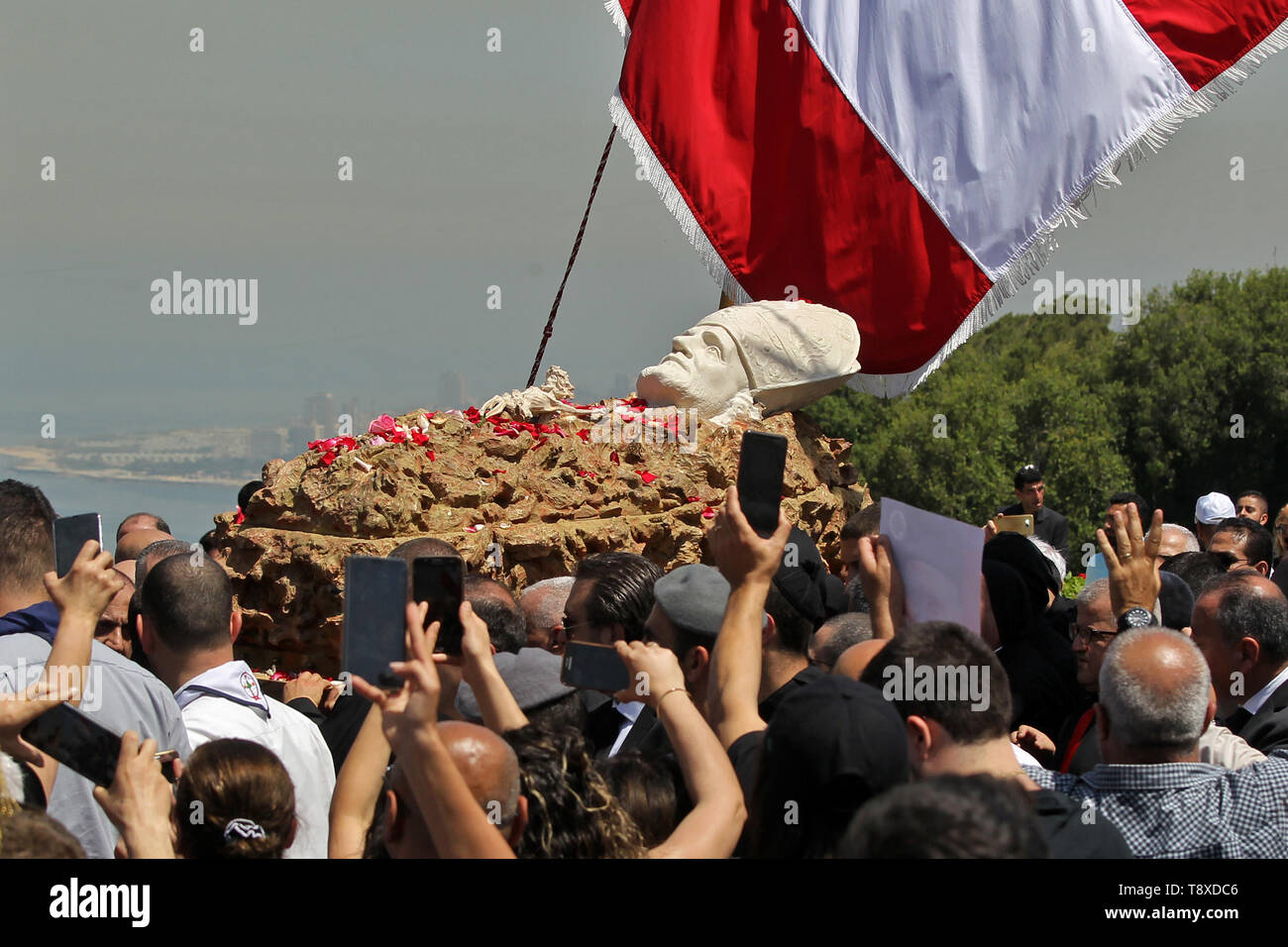 Lebanons christian maronite patriarch cardinal hi-res stock photography ...