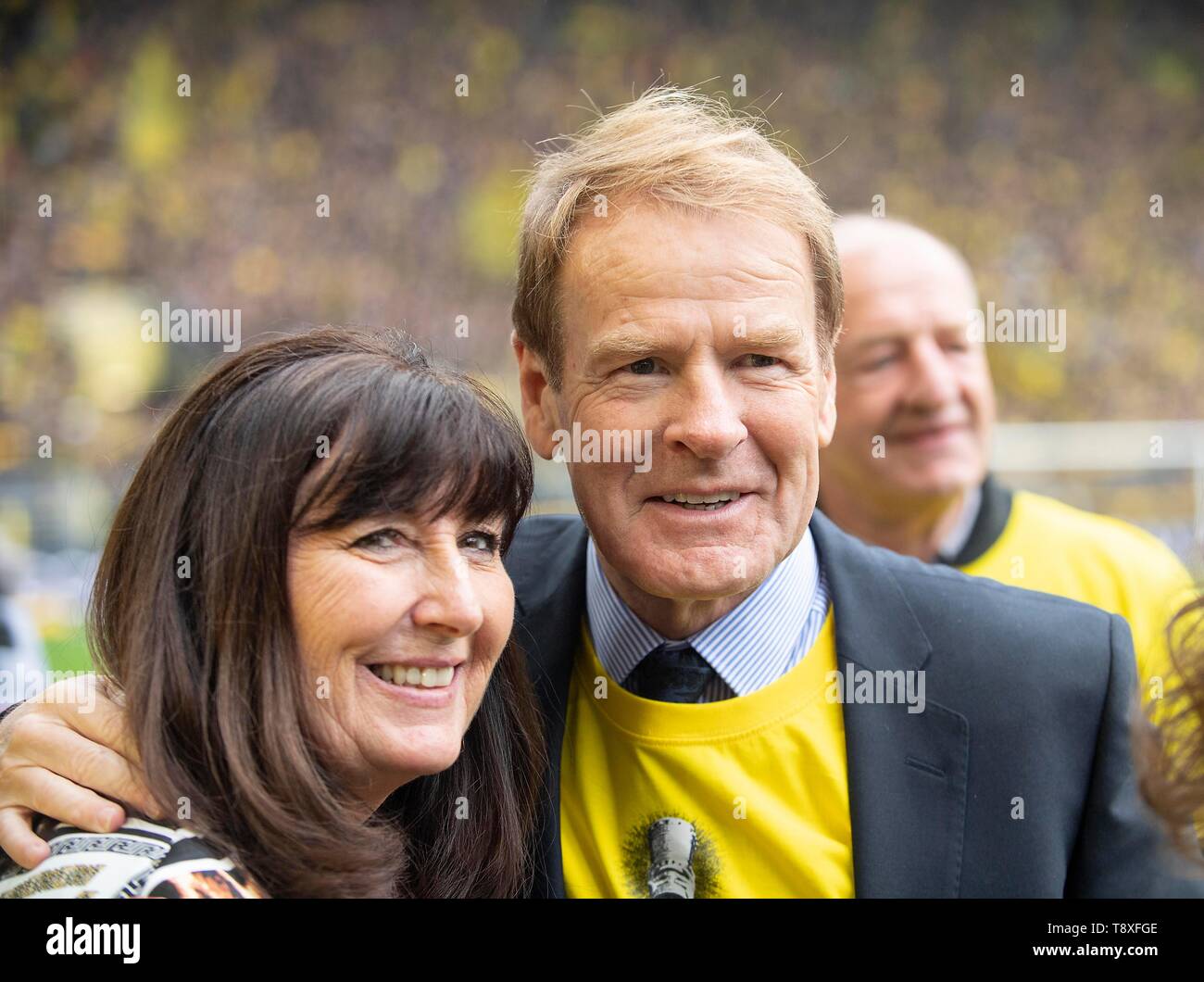 Dortmund, Deutschland. 11th May, 2019. The DO cup winner team of 1989 ...