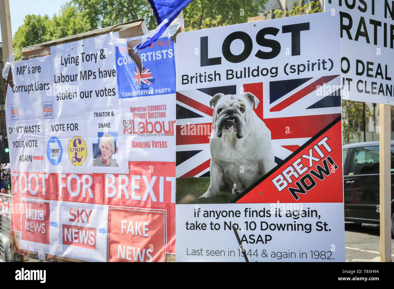Brexit leave campaign signs hi-res stock photography and images - Alamy