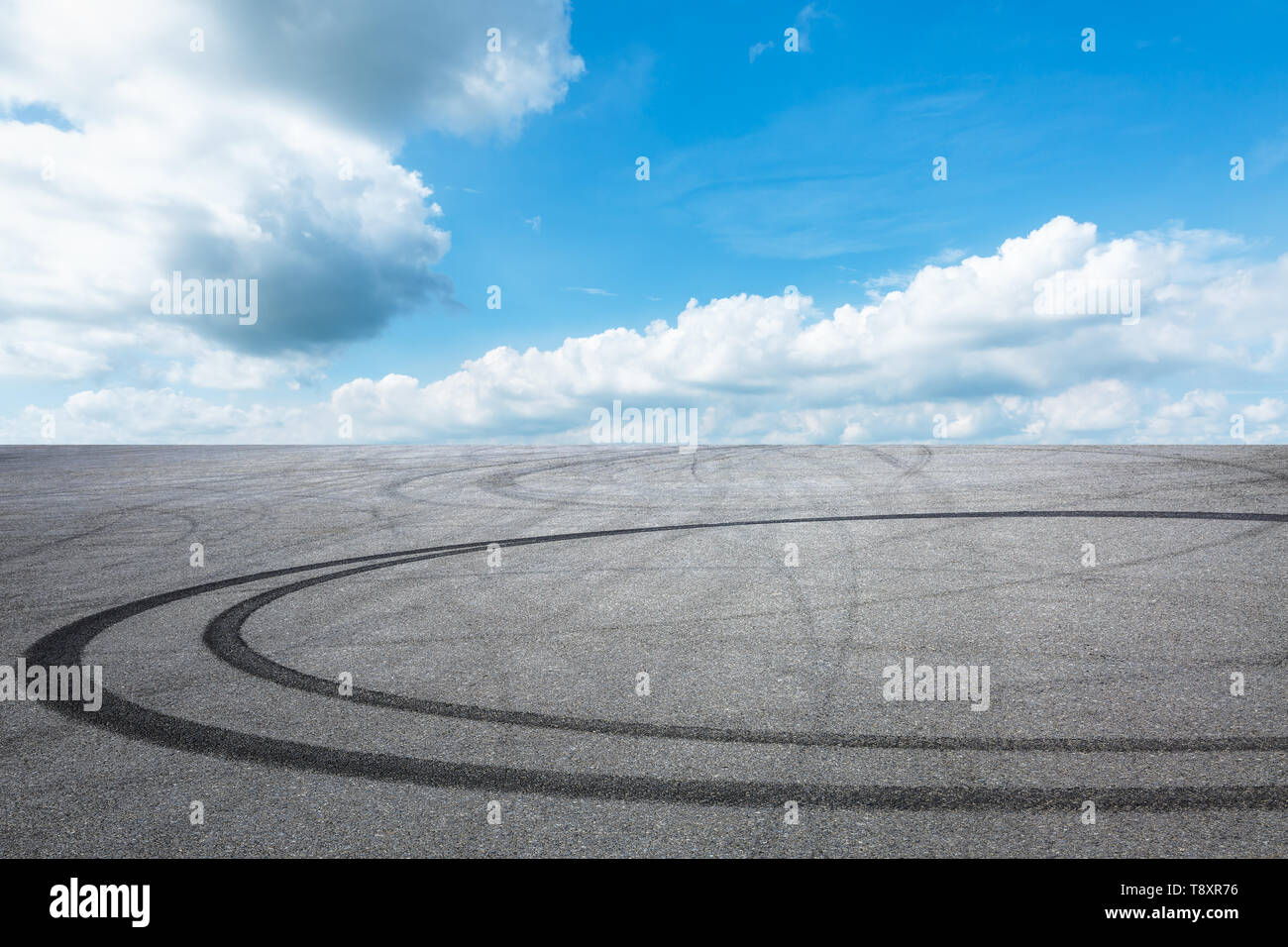 Car race track empty hi-res stock photography and images - Alamy