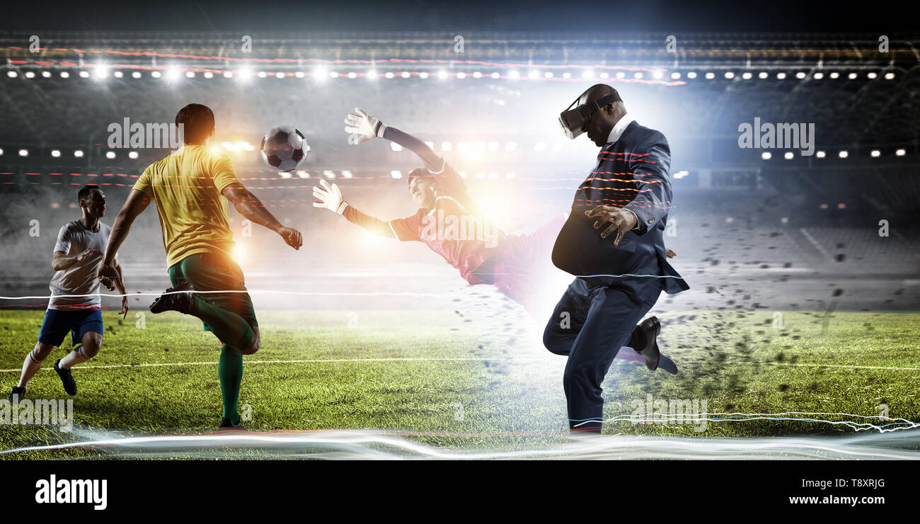 Man football virtual game hi-res stock photography and images - Alamy