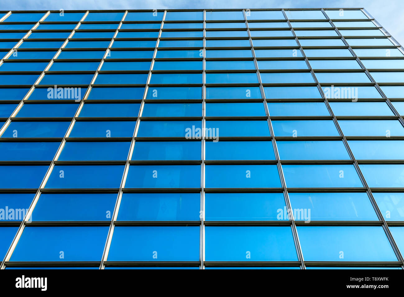 Modern office building detail hi-res stock photography and images - Alamy