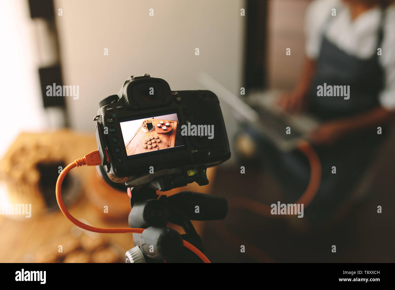 Focus media display hi-res stock photography and images - Alamy