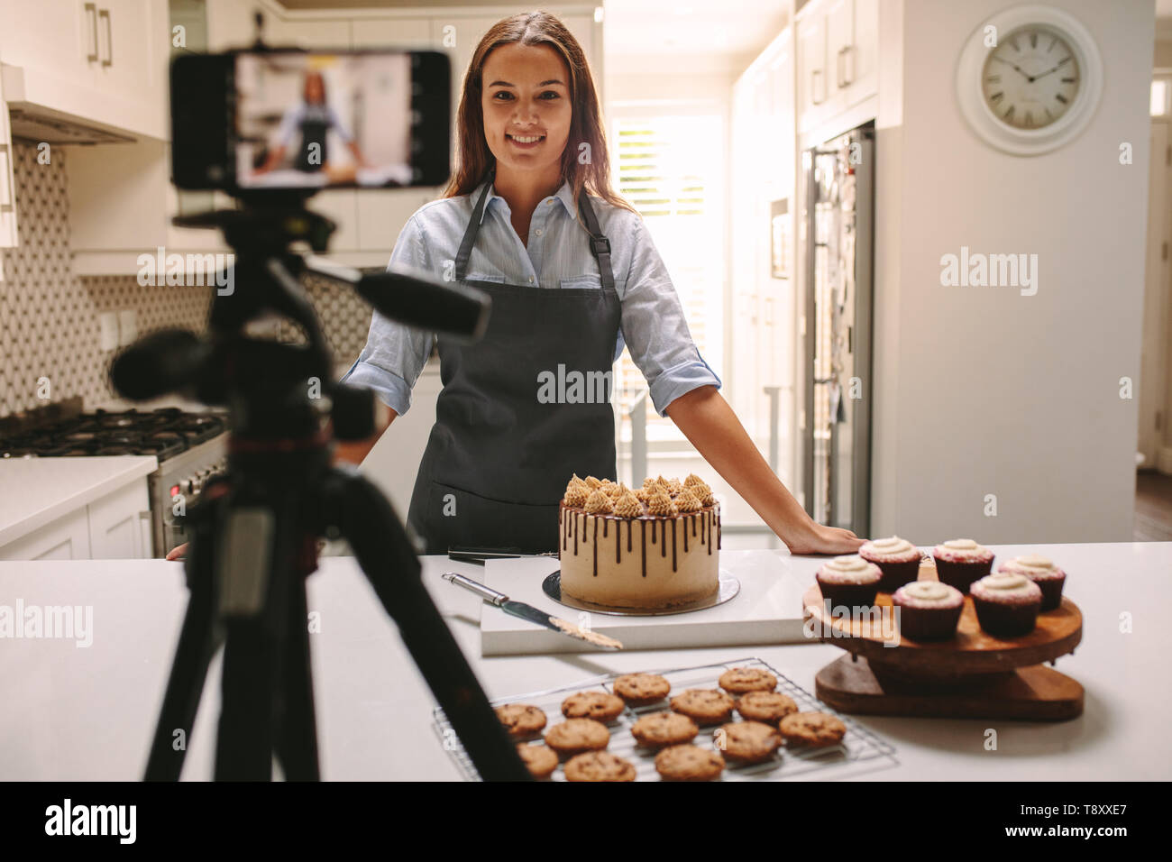 Creating content hi-res stock photography and images - Alamy