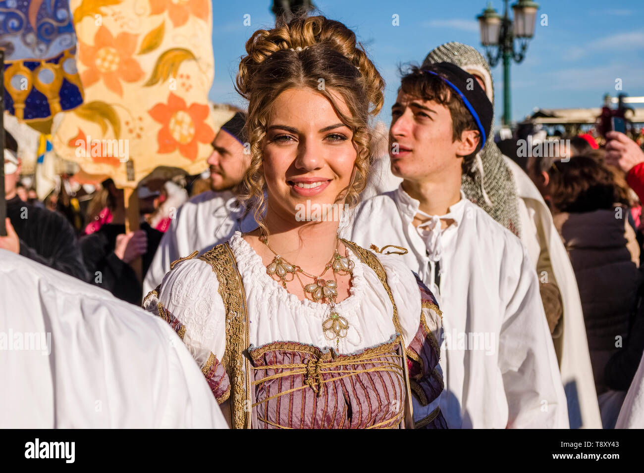 Carnival grand parade hi-res stock photography and images - Alamy