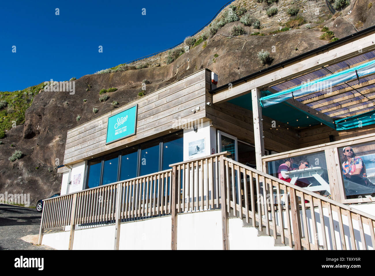 The Slope Beach Bar and Kitchen at Great Western Beach in Newquay in ...