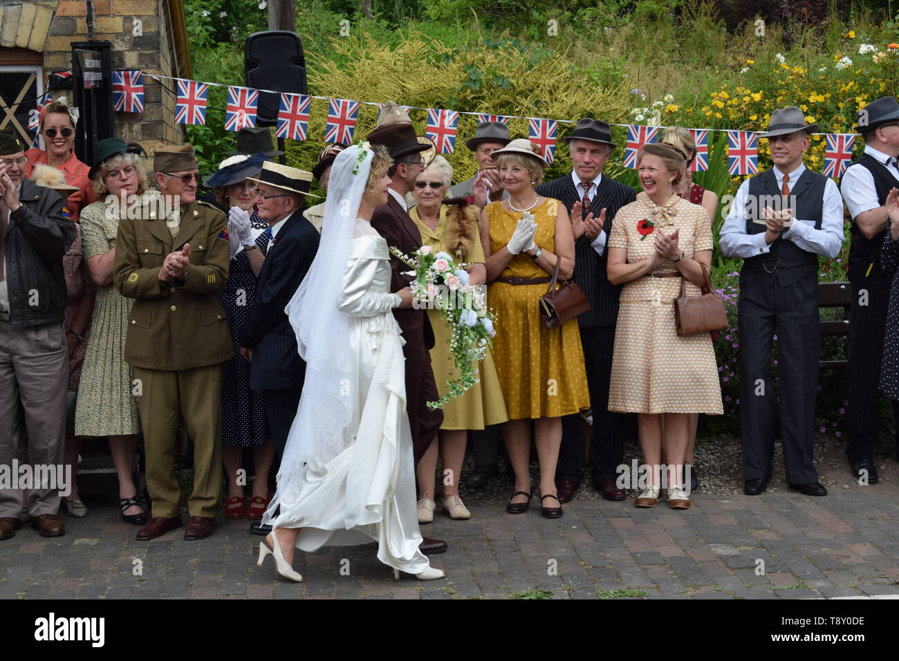 1940's wedding at Arley Station for the SVR's 1940s weekend Stock Photo ...