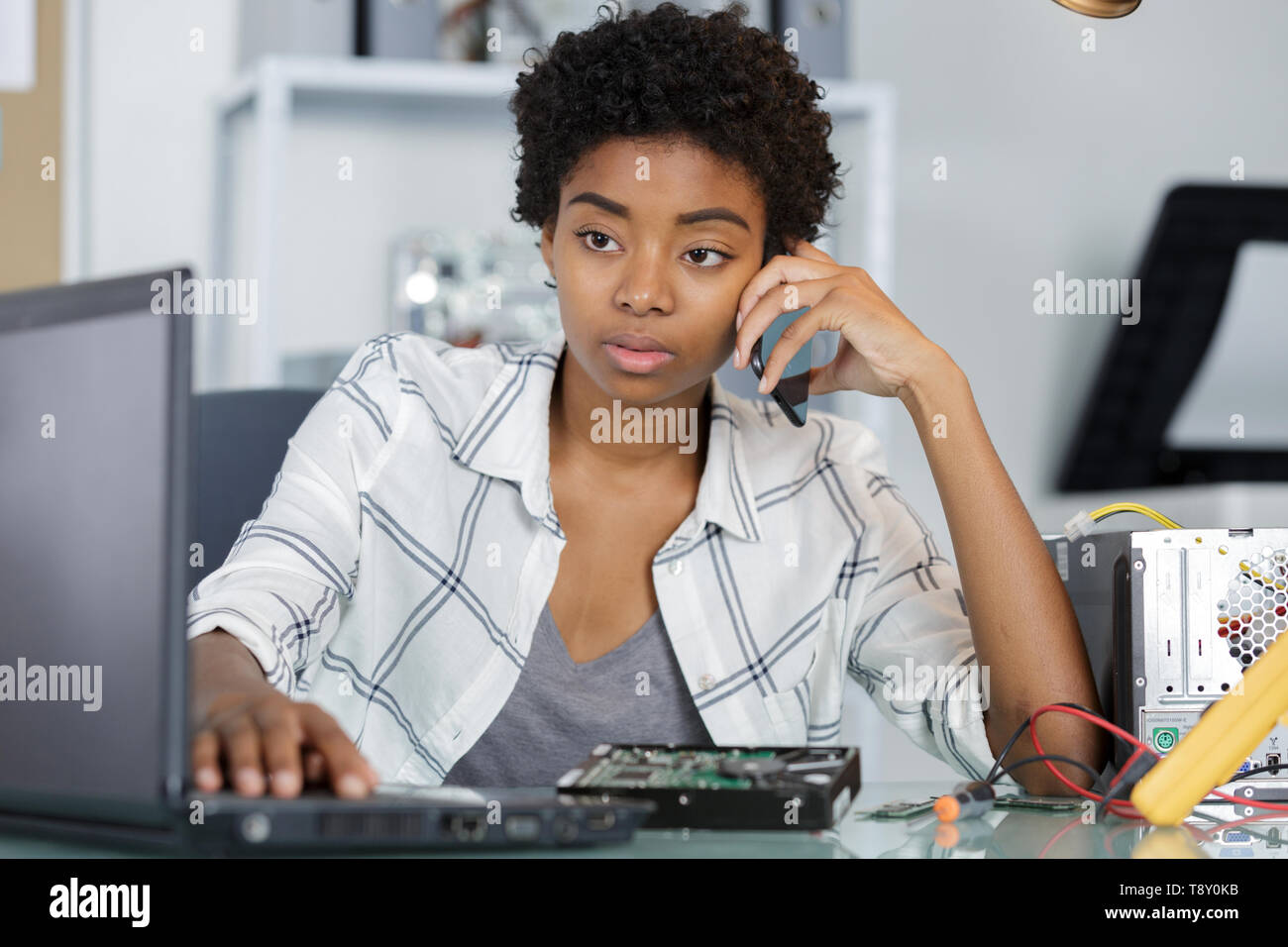 Mainframe woman hi-res stock photography and images - Alamy
