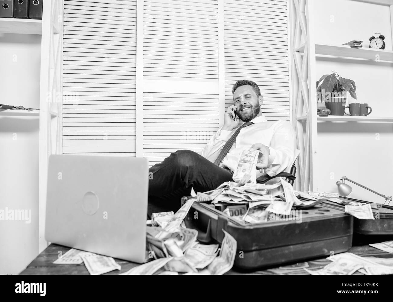 Fraudster man business Black and White Stock Photos & Images - Alamy