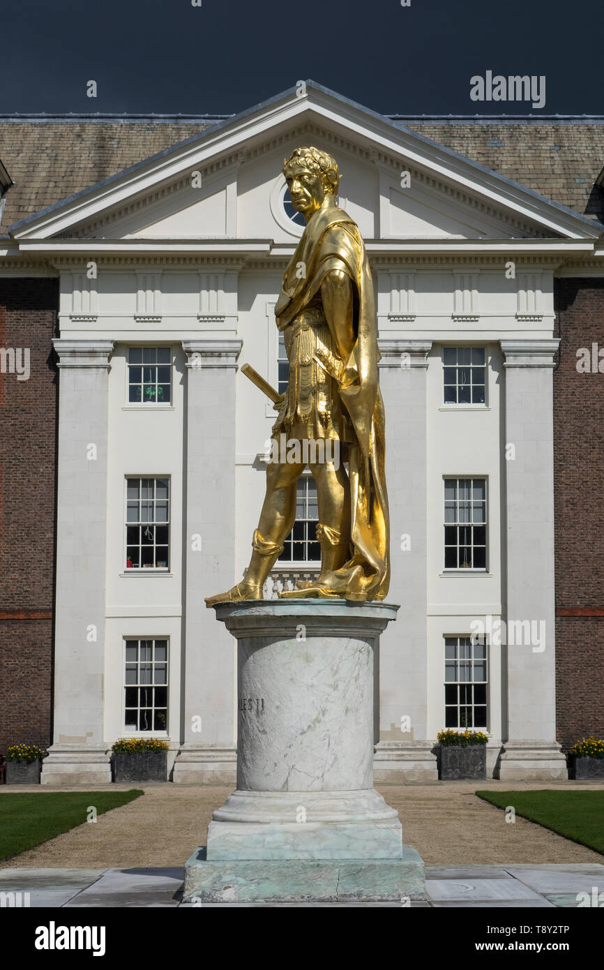 Statue king charles ii england hi-res stock photography and images - Alamy