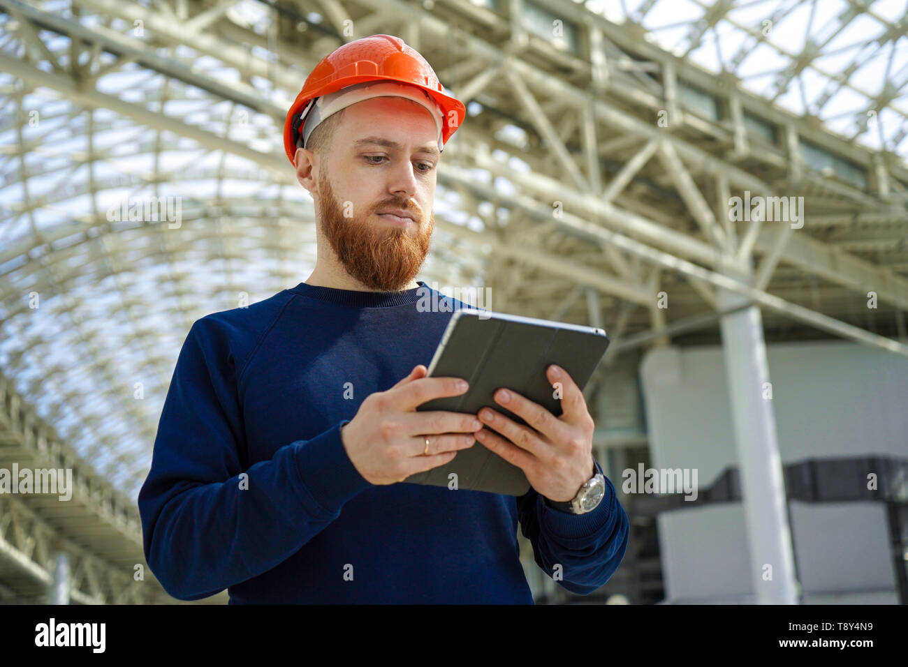 Average looking man hi-res stock photography and images - Alamy