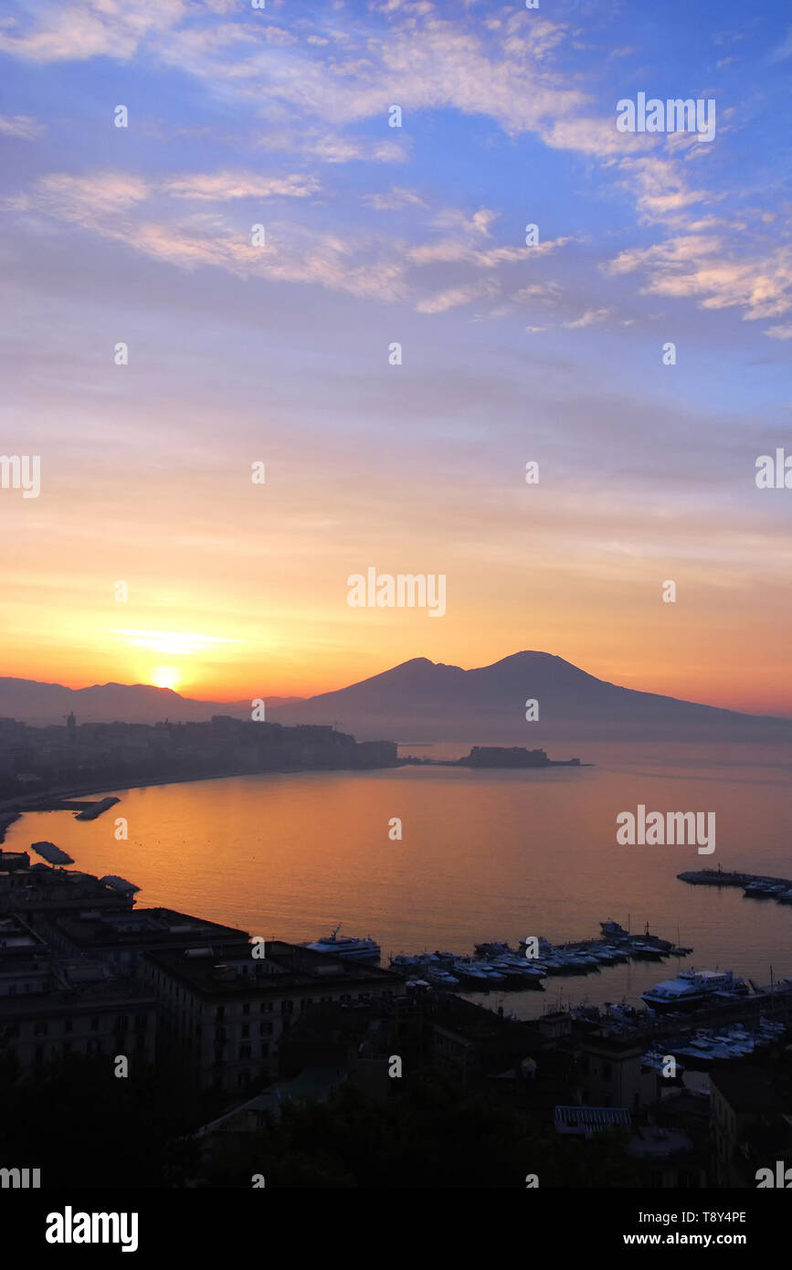 Mt vesuvius naples hi-res stock photography and images - Alamy