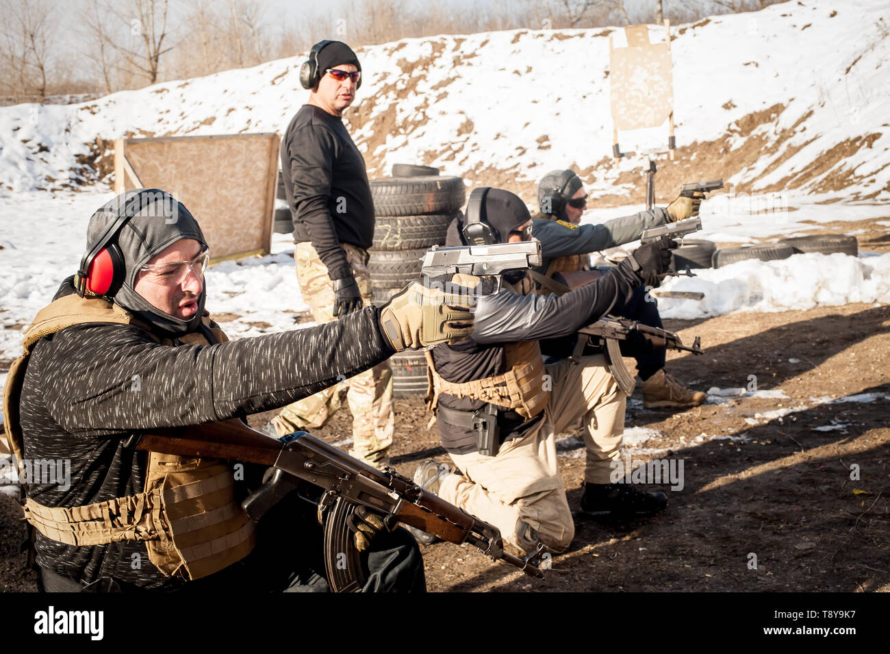 Pistol squat man hi-res stock photography and images - Alamy