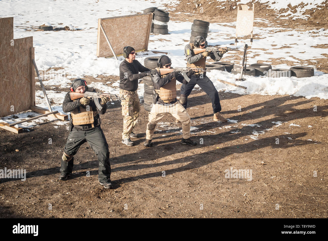 Pistol squat man hi-res stock photography and images - Alamy