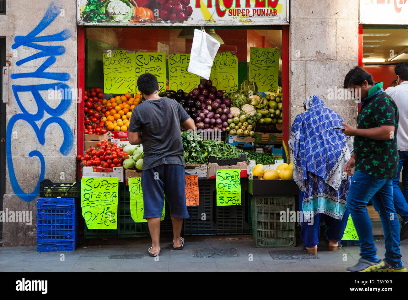 Street life in Barcelona city, Spain Stock Photo - Alamy