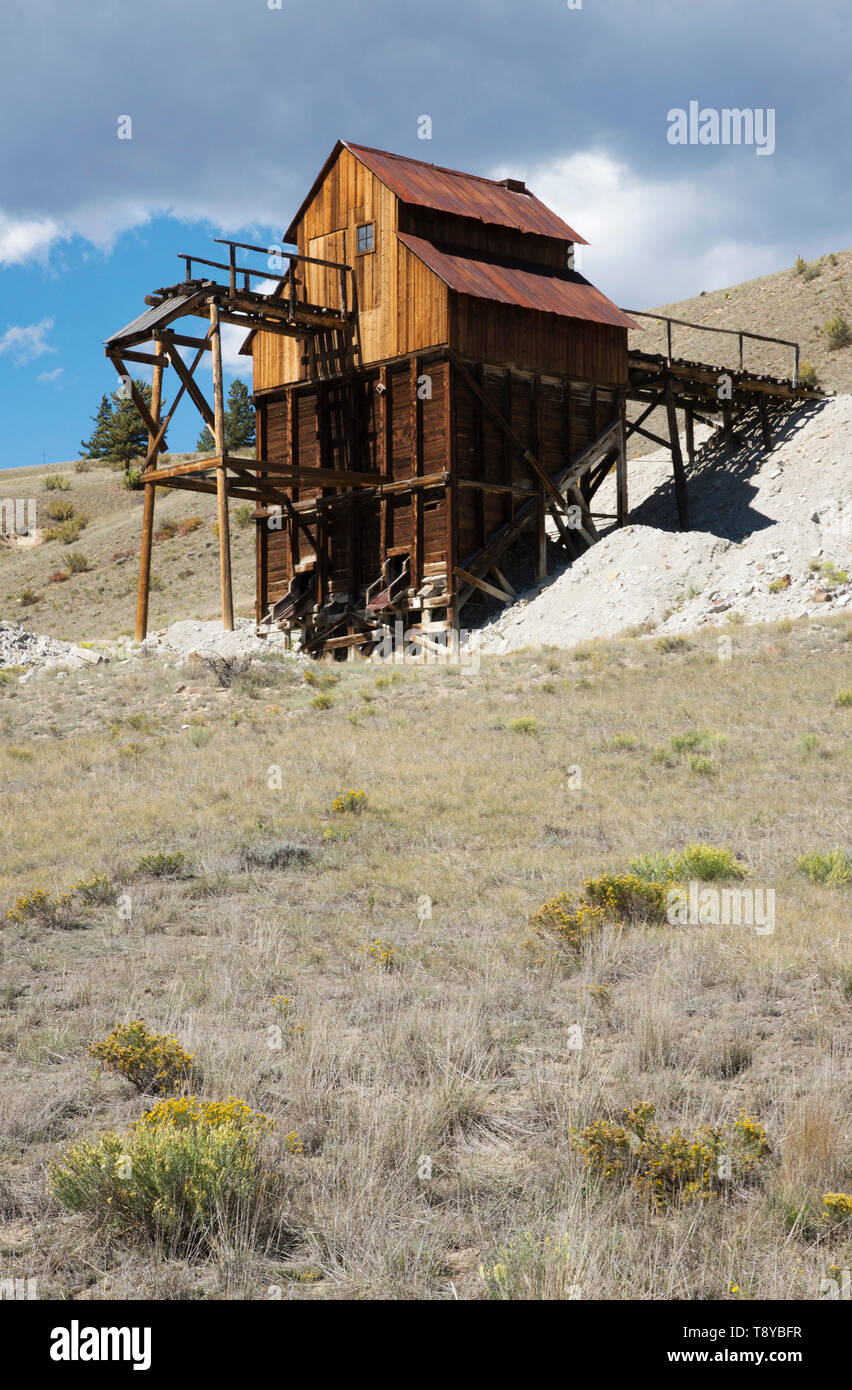 Clay extraction hi-res stock photography and images - Alamy