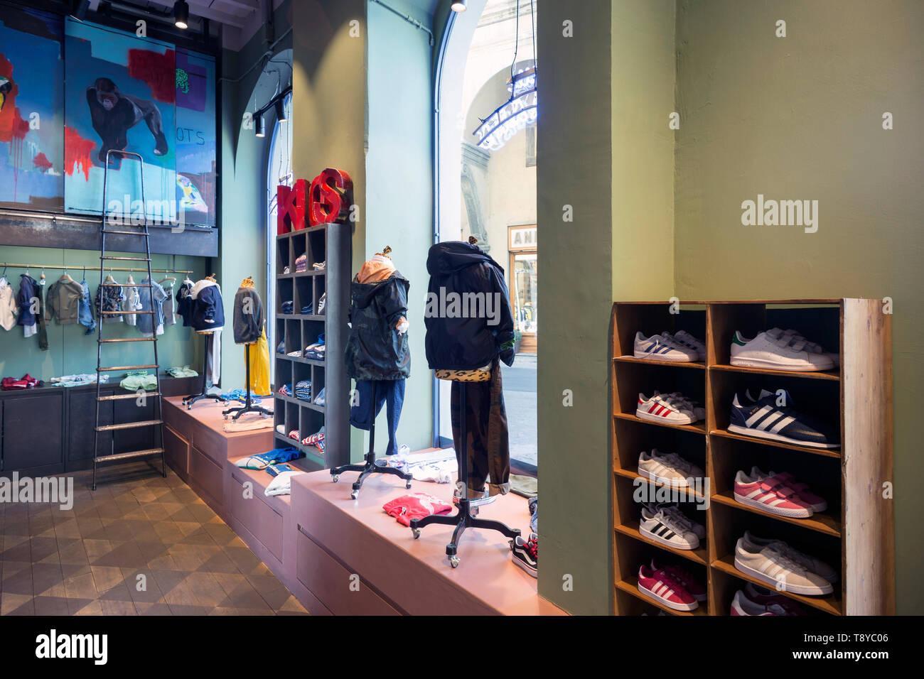 Italy shoes children hi-res stock photography and images - Alamy