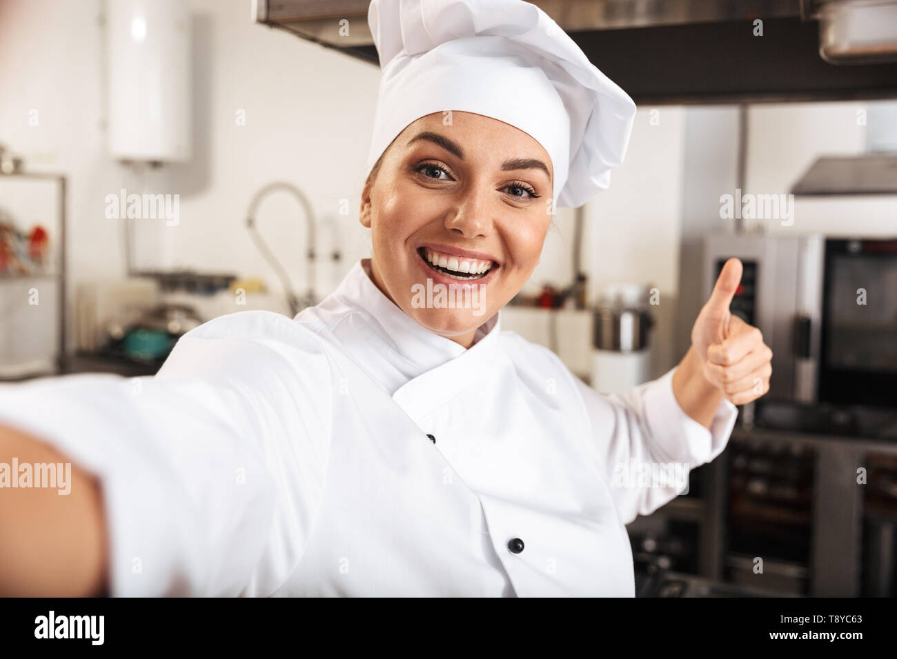 Woman chef hi-res stock photography and images - Alamy
