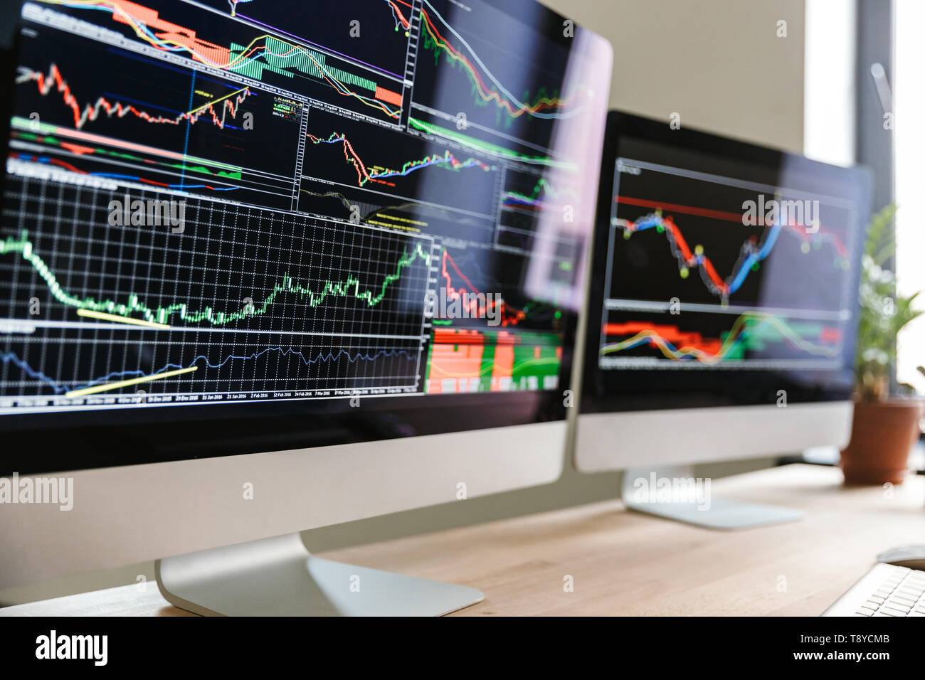 Two charts hi-res stock photography and images - Alamy