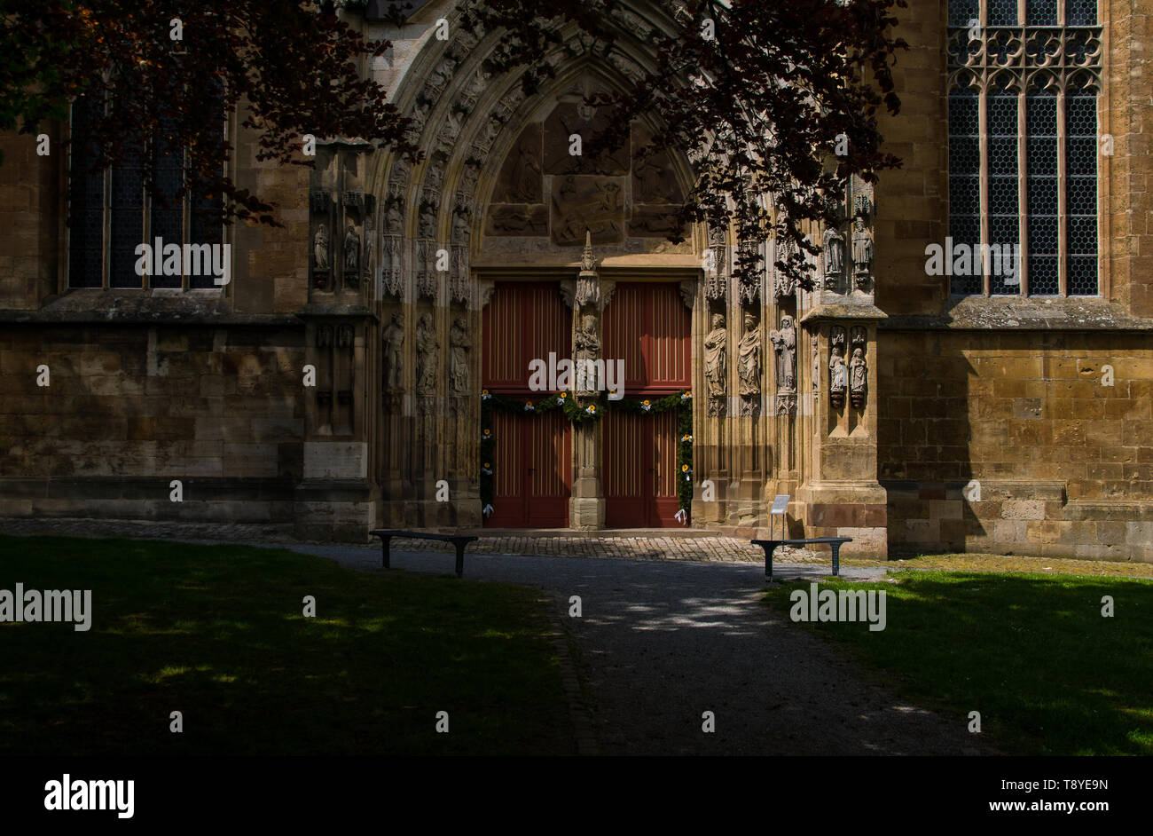 Entry side of church hi-res stock photography and images - Alamy