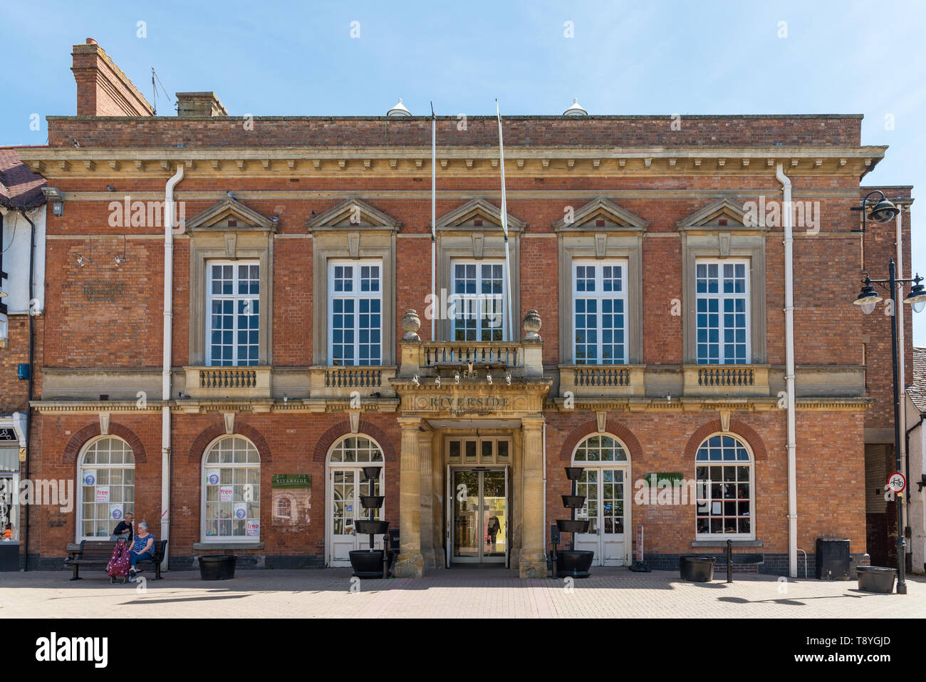 The Market Square in the centre of the market town of Evesham ...