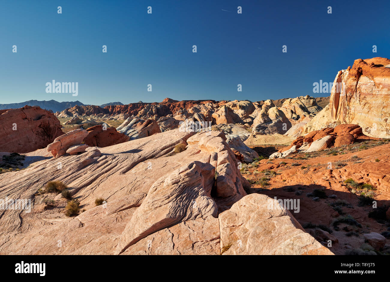 Make fire with stones hi-res stock photography and images - Alamy