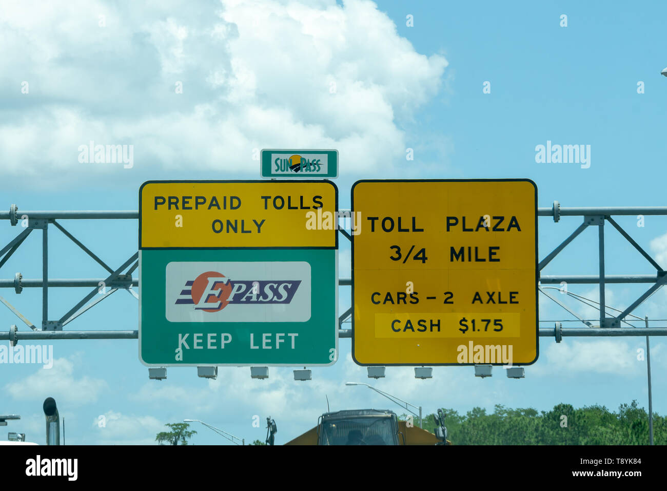 ORLANDO, USA. 8TH MAY 2019: Overhead road direction signs found on the ...