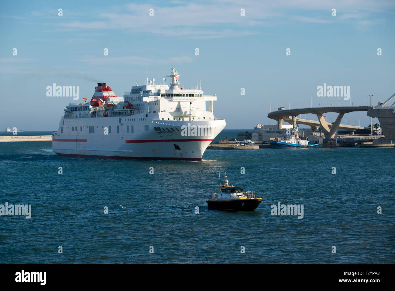 56/5000 Ferry Juan J. Sister entering the port of Barcelona Stock Photo ...