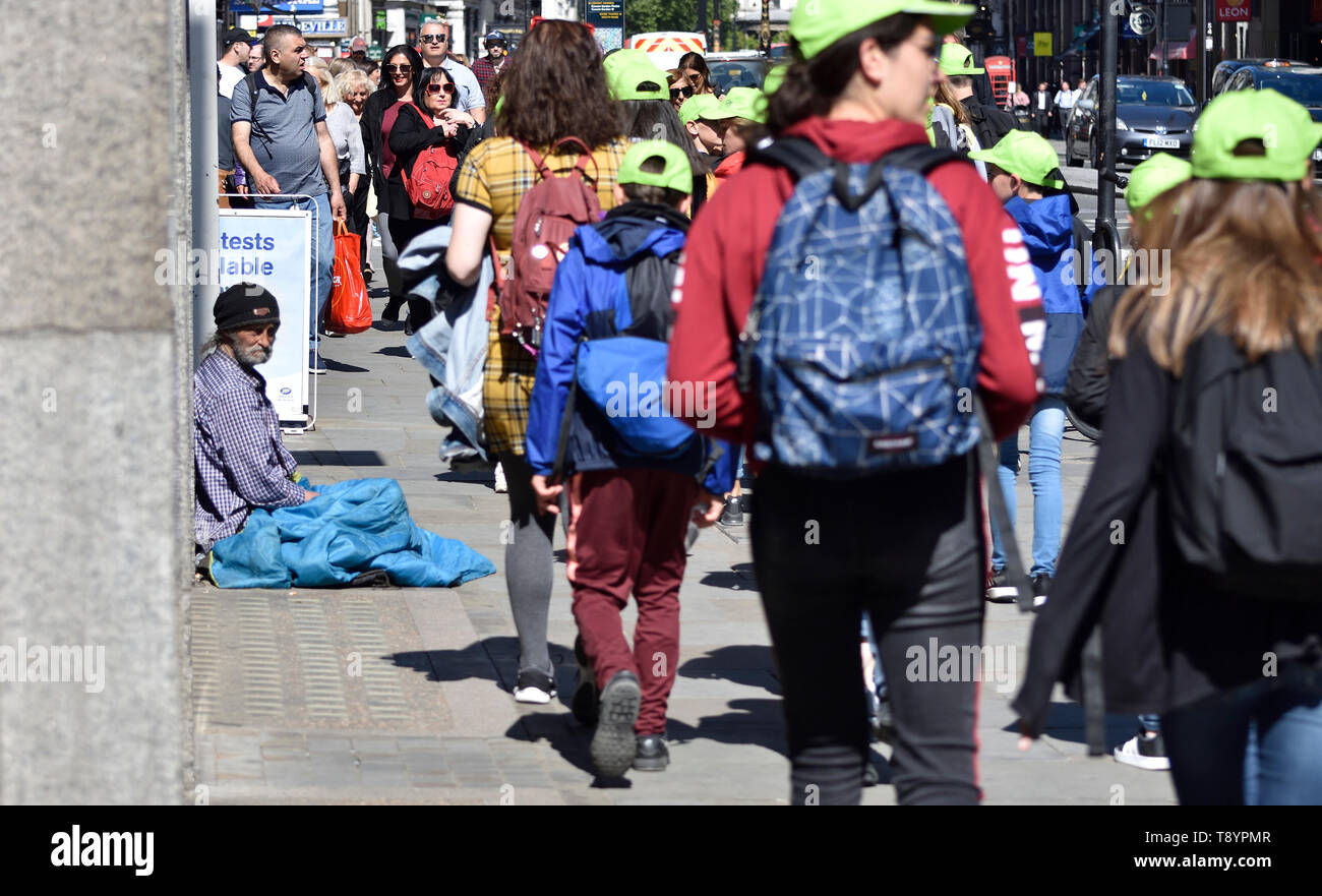 Homeless Uk Children High Resolution Stock Photography and Images - Alamy