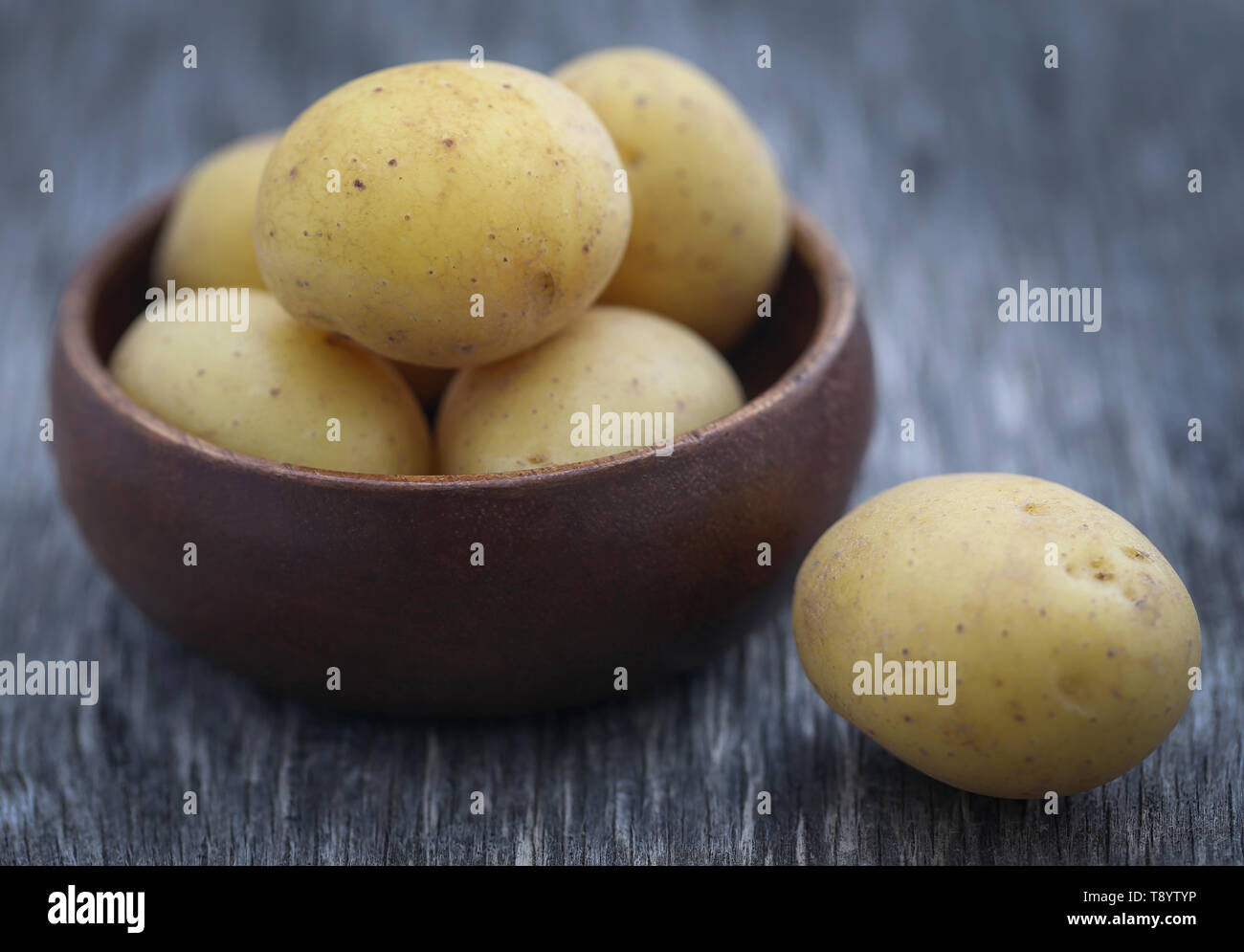 Fresh whole potatoes hi-res stock photography and images - Alamy