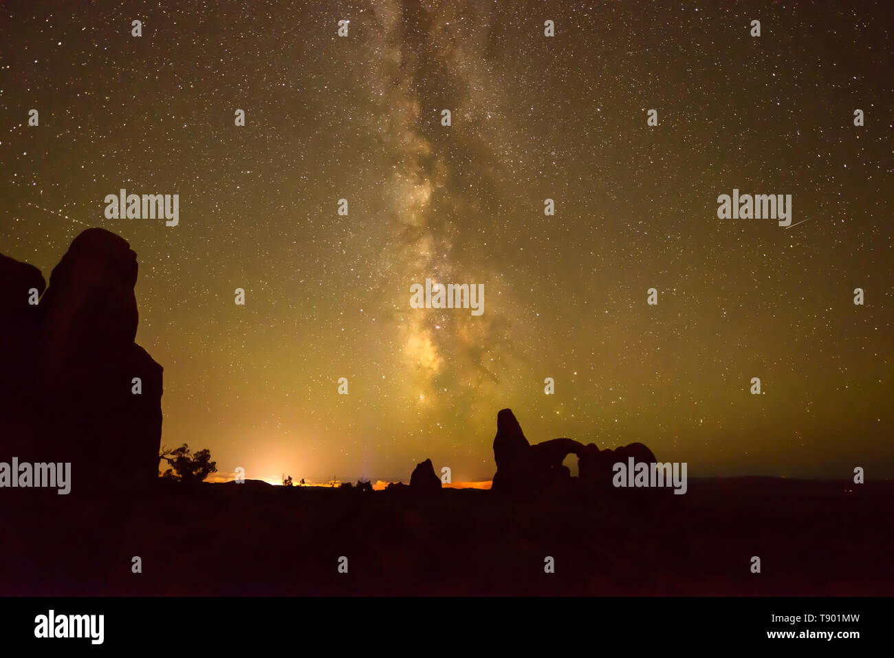 Utah night sky rock hi-res stock photography and images - Alamy