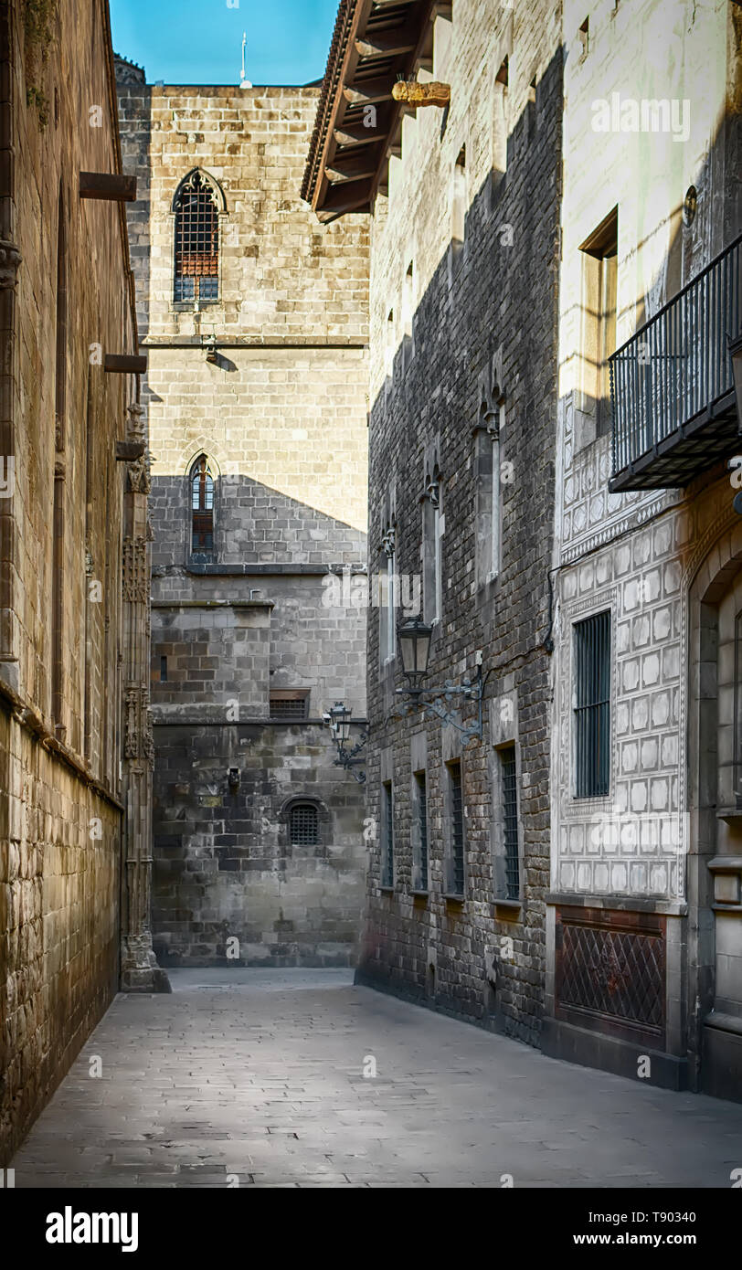 Narrow dead end street in hi-res stock photography and images - Alamy