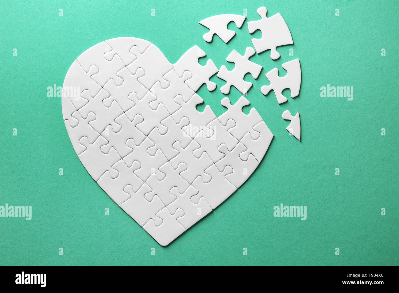Incomplete heart puzzle hi-res stock photography and images - Alamy