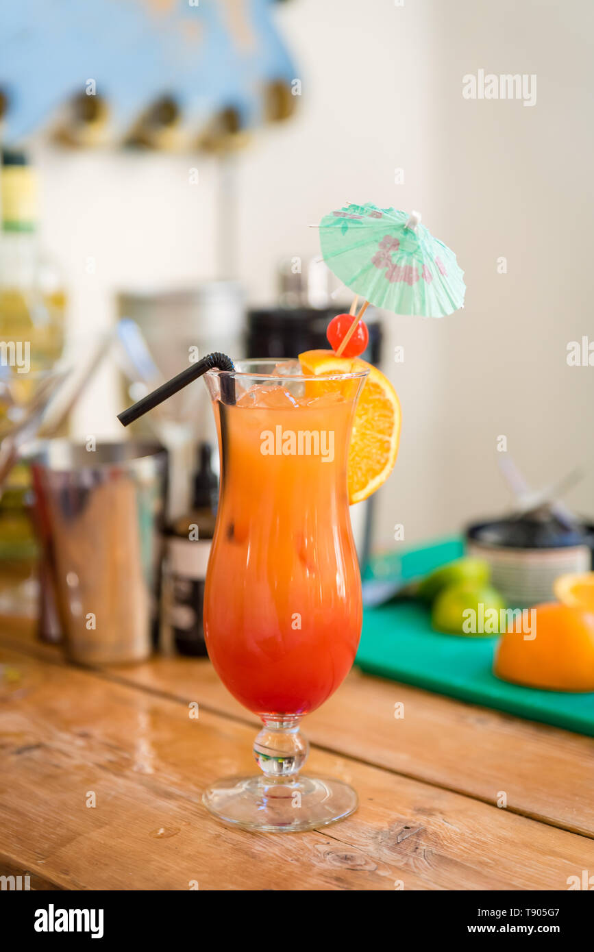 Mixing making alcoholic drink hi-res stock photography and images - Alamy