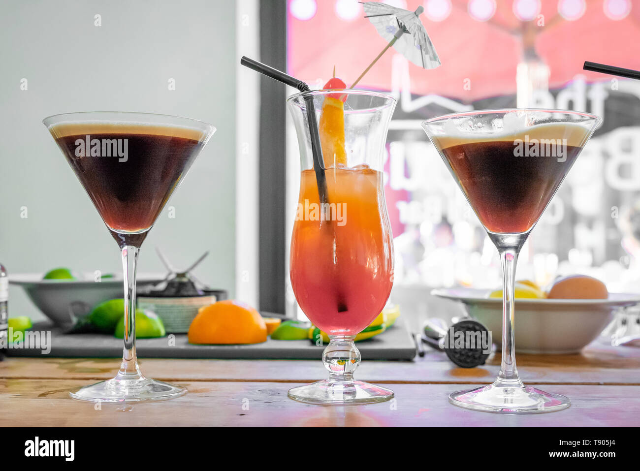 Cocktails, the making of Stock Photo - Alamy