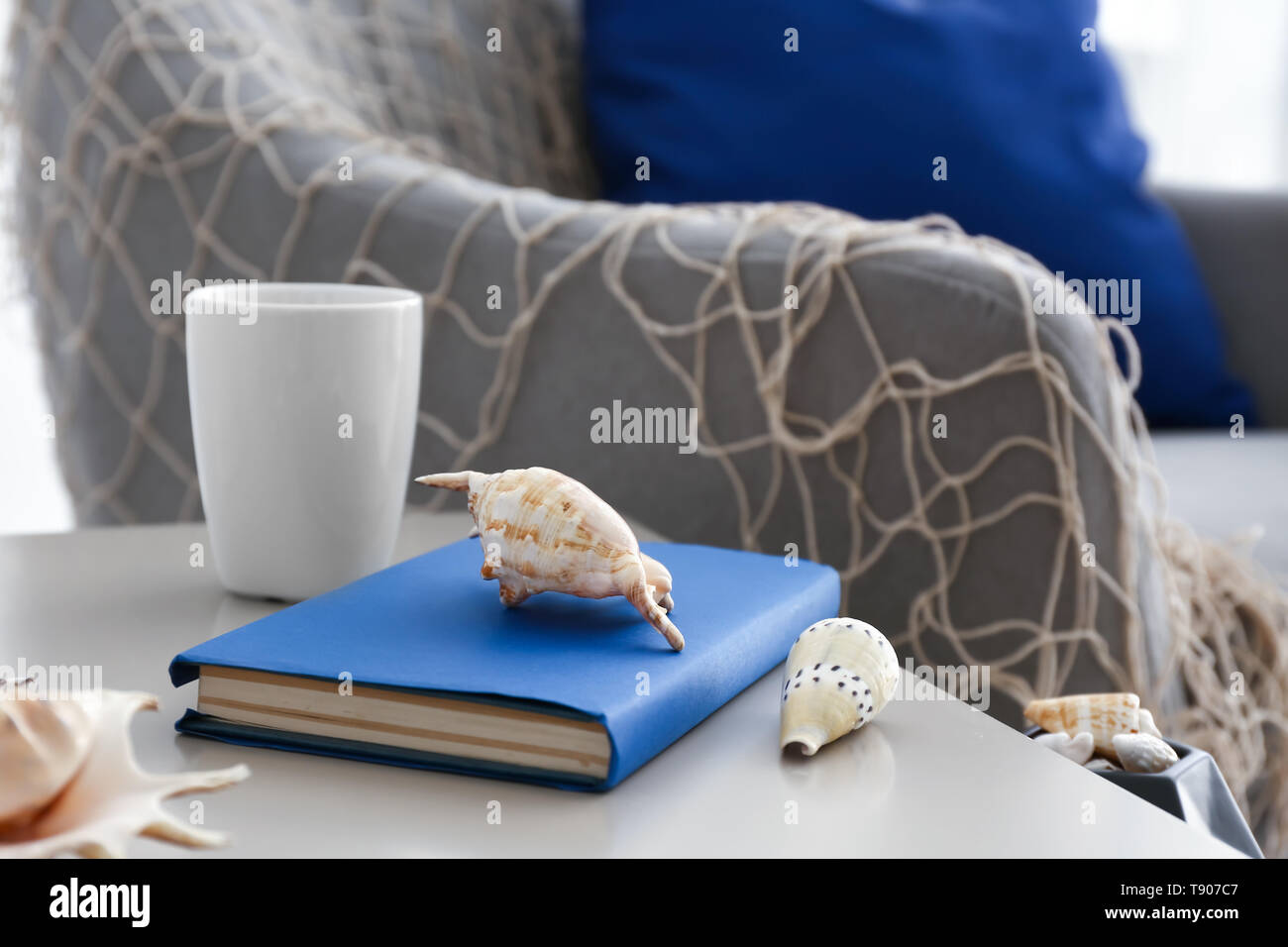 Decorated net shells hi-res stock photography and images - Alamy