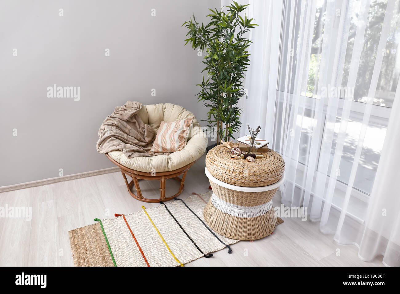 Interior of room with seashells Stock Photo - Alamy