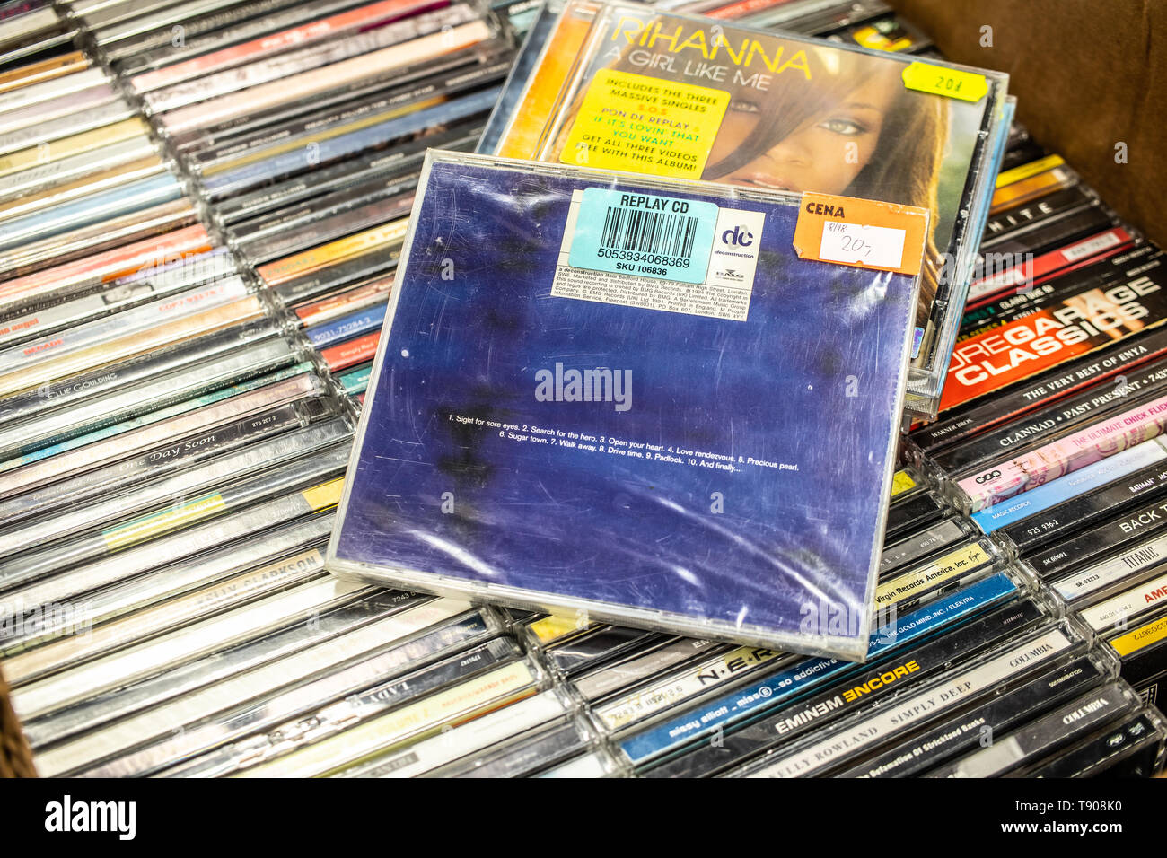 1994 music album hi-res stock photography and images - Alamy