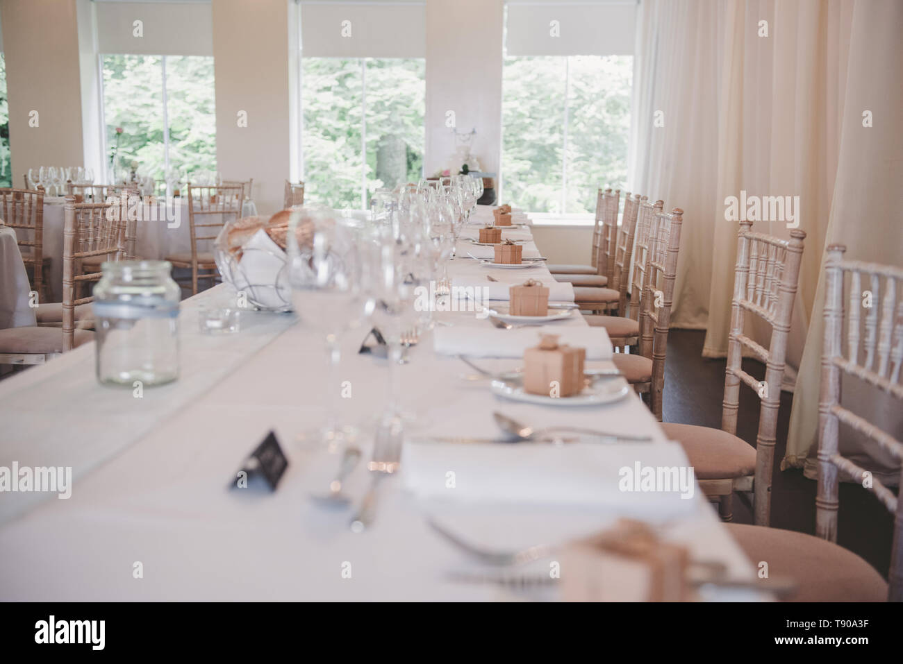 Table setting bride groom hi-res stock photography and images - Alamy