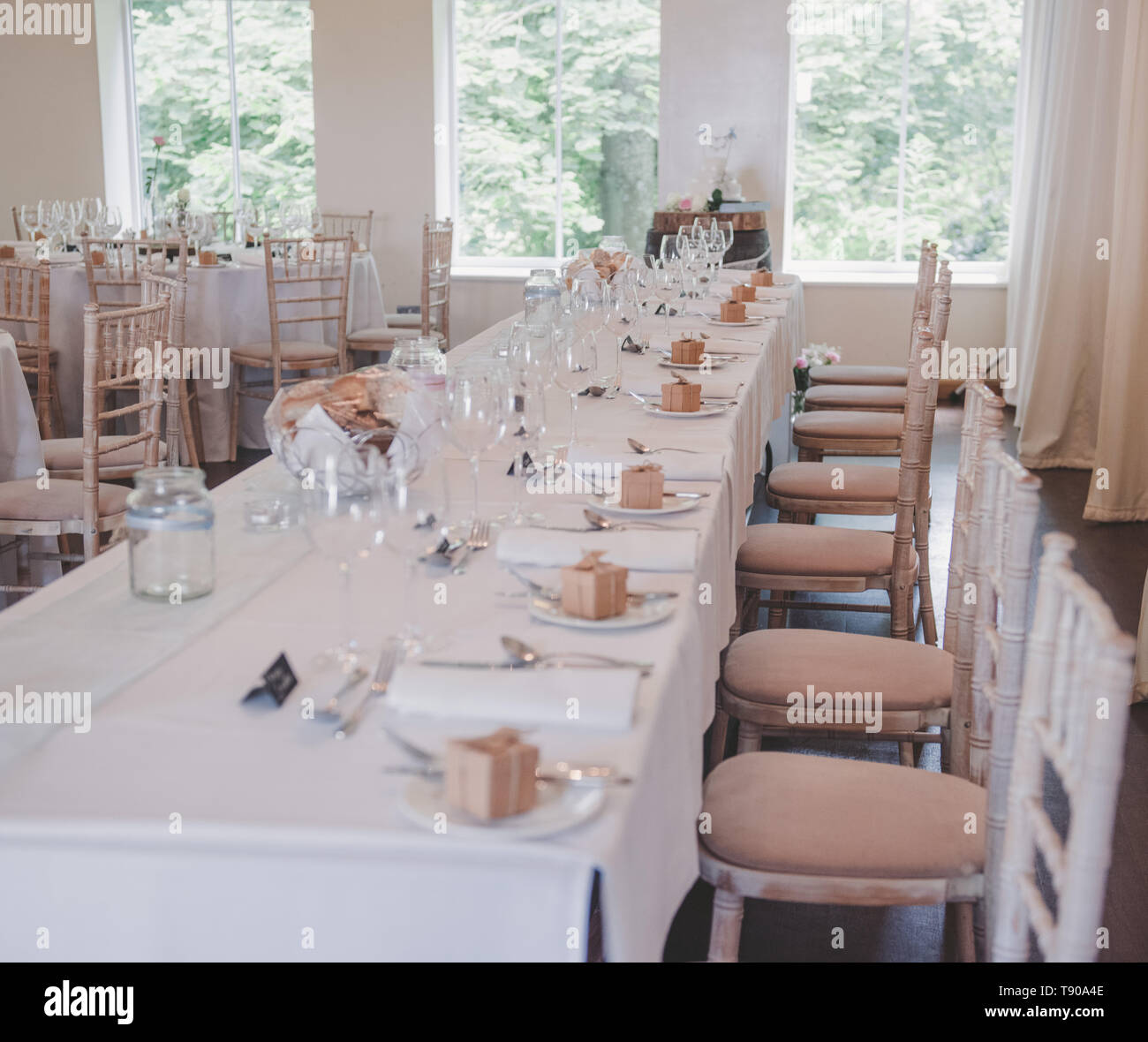 Table setting bride groom hi-res stock photography and images - Alamy